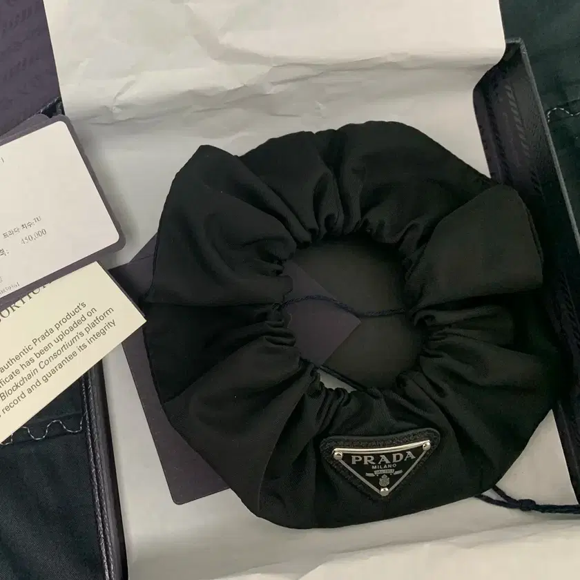 PRADA | 프라다 Prada Scrunchie Hair Scrunchie #프라다,#프라다스크런치,#프라다헤어,#프라다머리끈 ...
