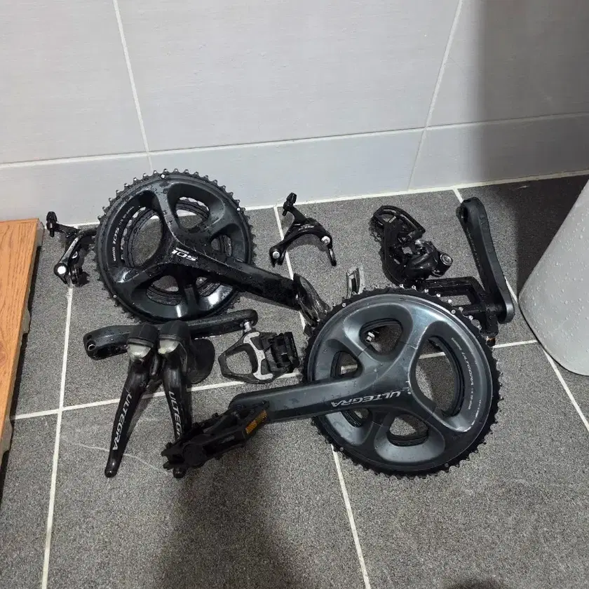 SHIMANO | 시마노 Shimano Ultegra 6800 groupset on Bunjang Global Site.