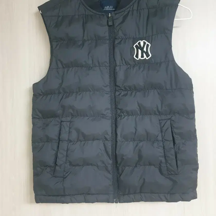 Mlb New York Yankees Padded Vest #MLB,#MLB키즈조끼 on Bunjang Global Site.