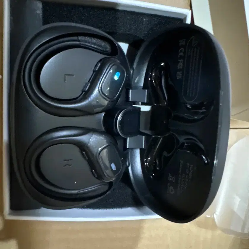 Earring-type Bluetooth Earphones MANKIW X28 #이어폰,#블루투스이어폰 on Bunjang ...