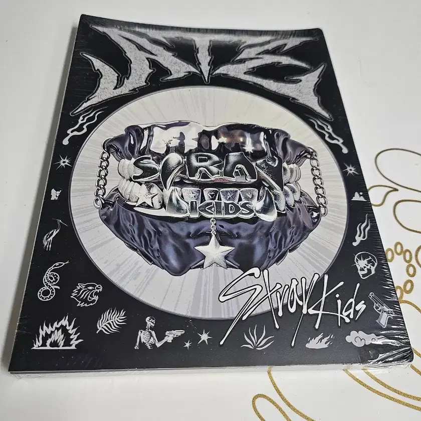 Stray Kids ATE album regular edition sealed wts on Bunjang Global Site.