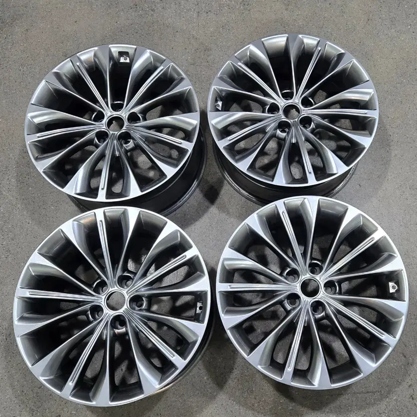 The new K9 facelift 19-inch genuine wheel trade-in sell 200,000 won on ...