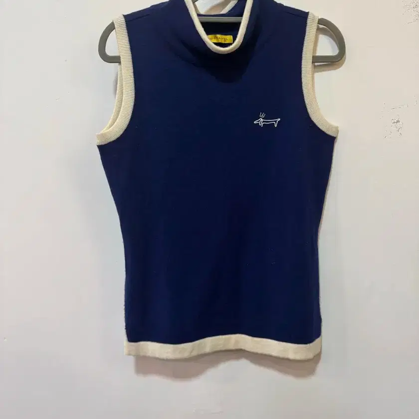 LOUIS CASTEL | 루이까스텔 Louis Castel Women's Knit Vest Size 90 on Bunjang ...