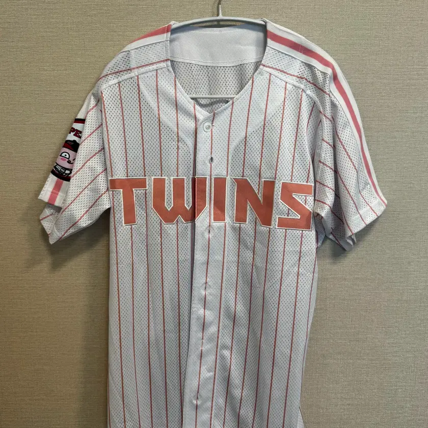 LG Twins Apeach Limited Edition Uniform Size 95 on Bunjang Global Site.
