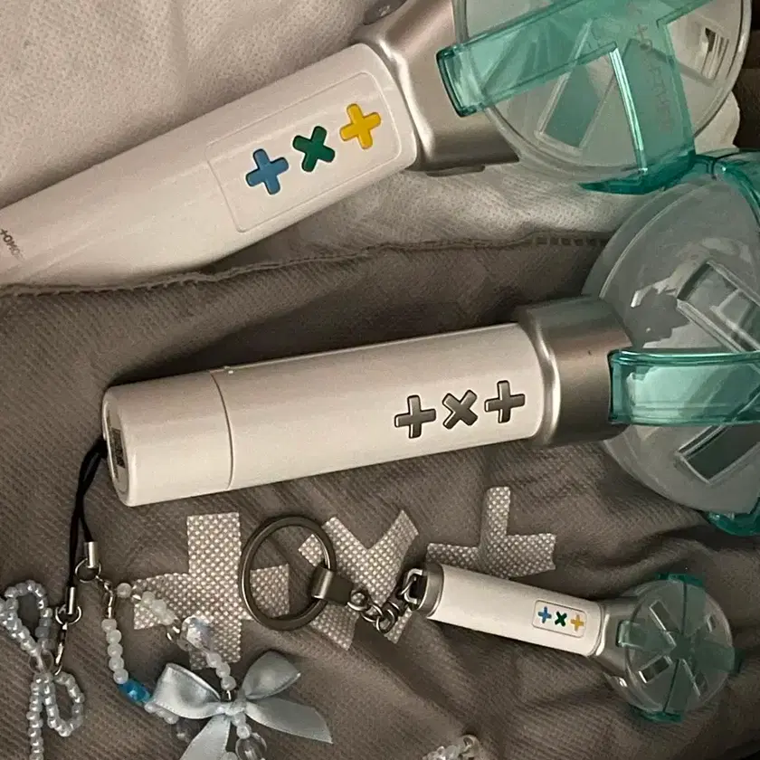 TOMORROW X TOGETHER | 투모로우바이투게더 Quick sale) TXT merchandise being sold ...
