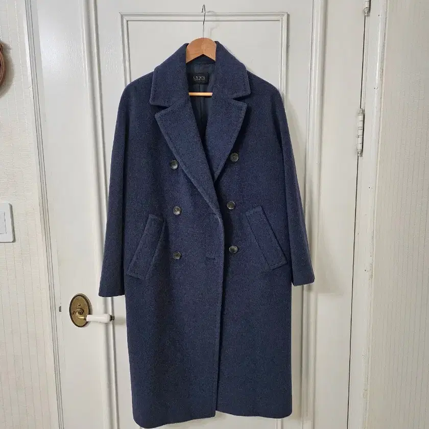 Lynn Long Coat on Bunjang Global Site.