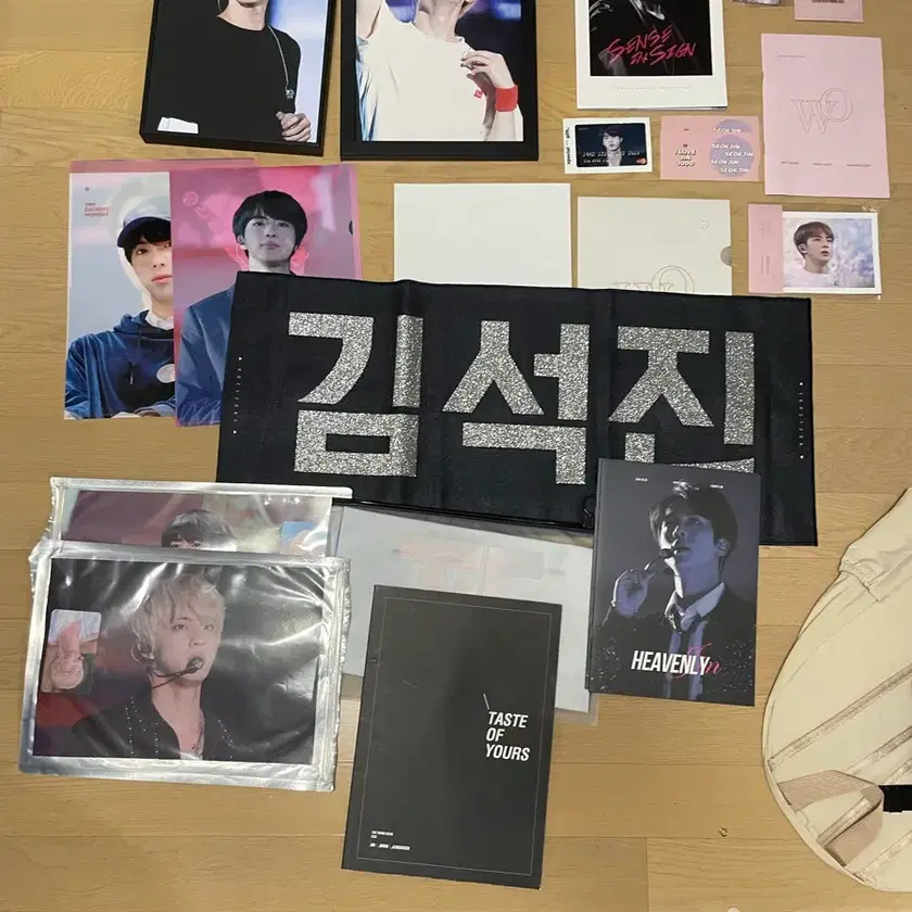 BTS BTS Jin goods bulk sell #방탄,#방탄소년단,#BTS,#김석진,#진 on Bunjang Global Site.