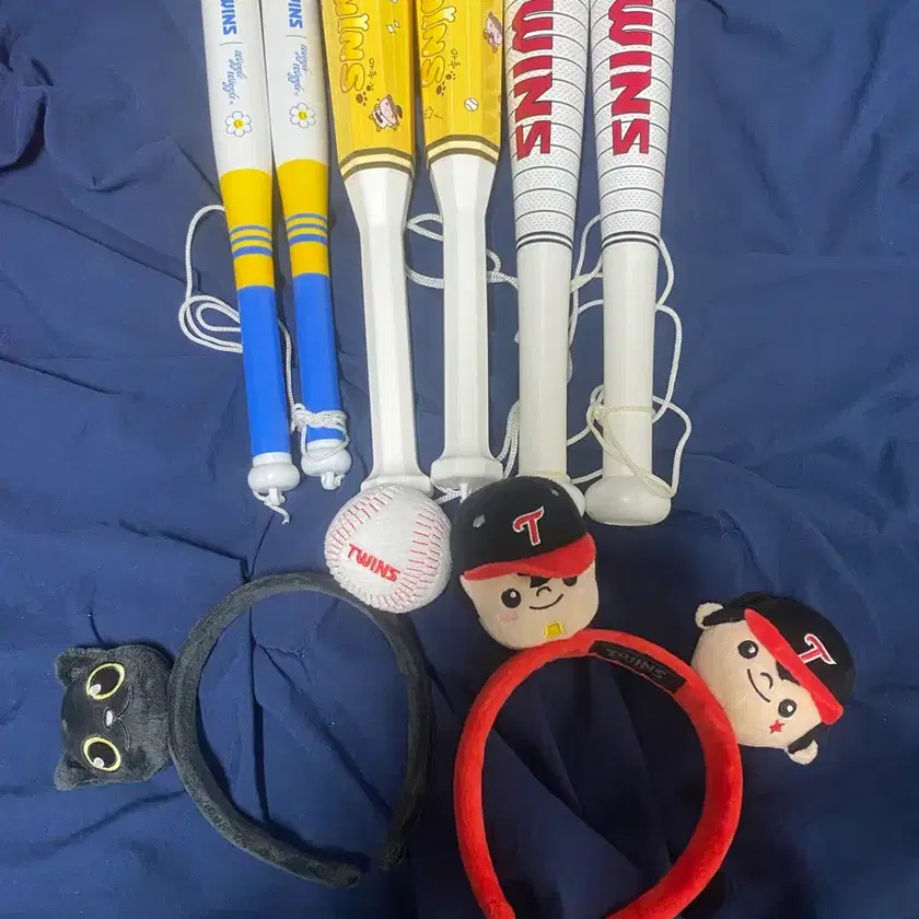 LG Twins cheering tools bulk on Bunjang Global Site.
