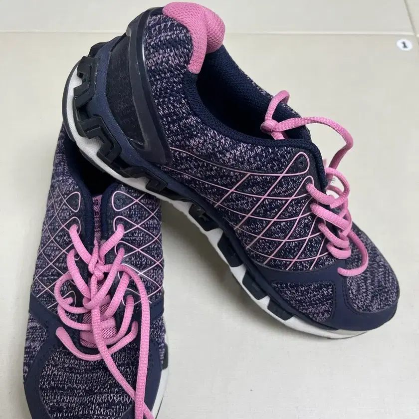 PROSPECS | 프로스펙스 Prospecs athletic shoes on Bunjang Global Site.