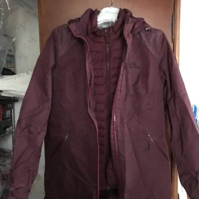 NEPA | 네파 [Nepa] Women's Burgundy Lightweight Padded Jacket on Bunjang ...