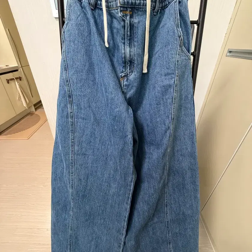 Angled Curved Denim Pants #앵글런,#무신사,#벌룬팬츠,#캐트릿,#시티보이룩 on Bunjang Global ...
