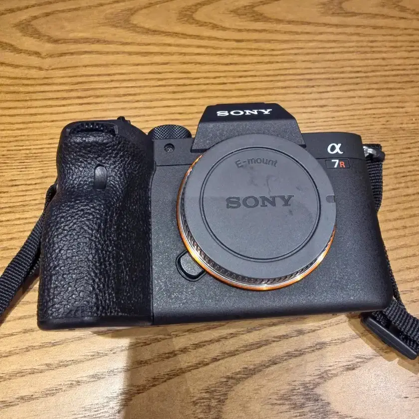 SONY | 소니 Sony A7R4 full box (sensor damage) on Bunjang Global Site.