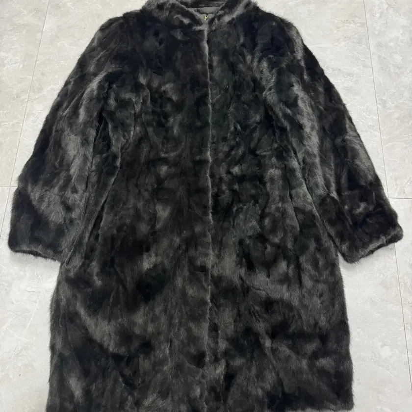 95 Lou Andrea Lew Andrea Mink #밍크코트,#블랙밍크코트,#블랙퍼자켓,#퍼코트 on Bunjang ...