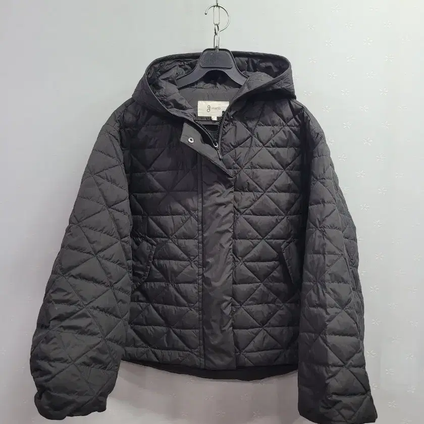 55) G-Studio dia quilting hooded padding jumper on Bunjang Global Site.