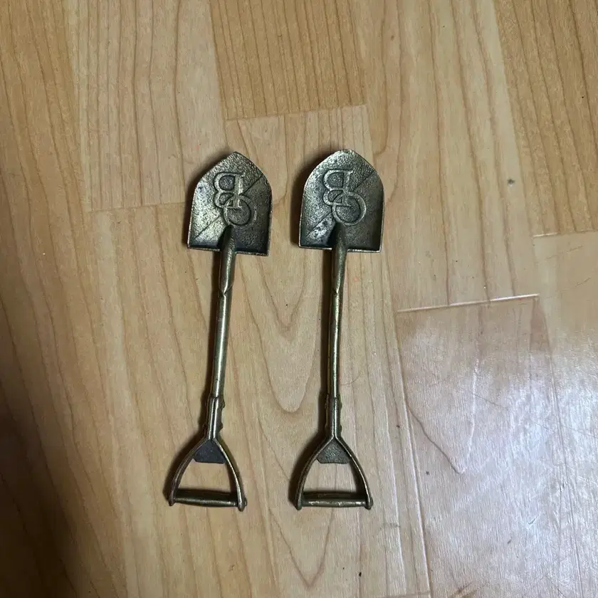 OB Beer logo shovel-shaped opener (ultra-rare new brass material ...