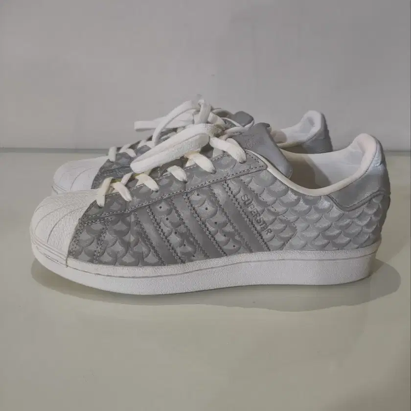 ADIDAS | 아디다스 225mm Adidas Superstar Metallic Reflective Sneakers on ...