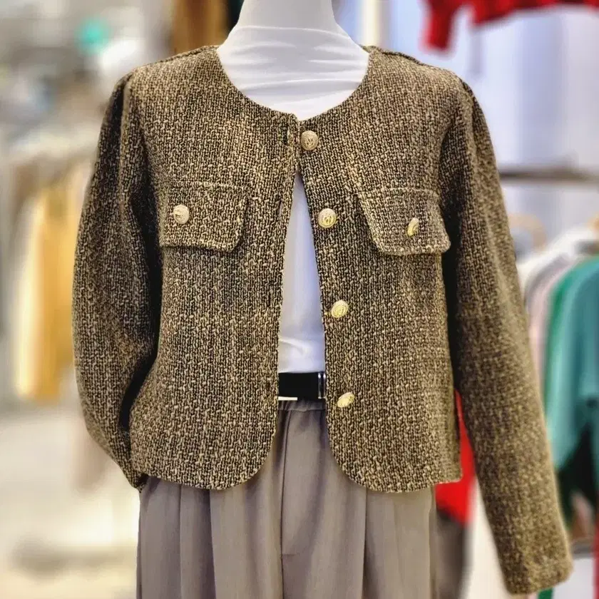 J124 Tweed No-Kara Jacket Gold Button on Bunjang Global Site.