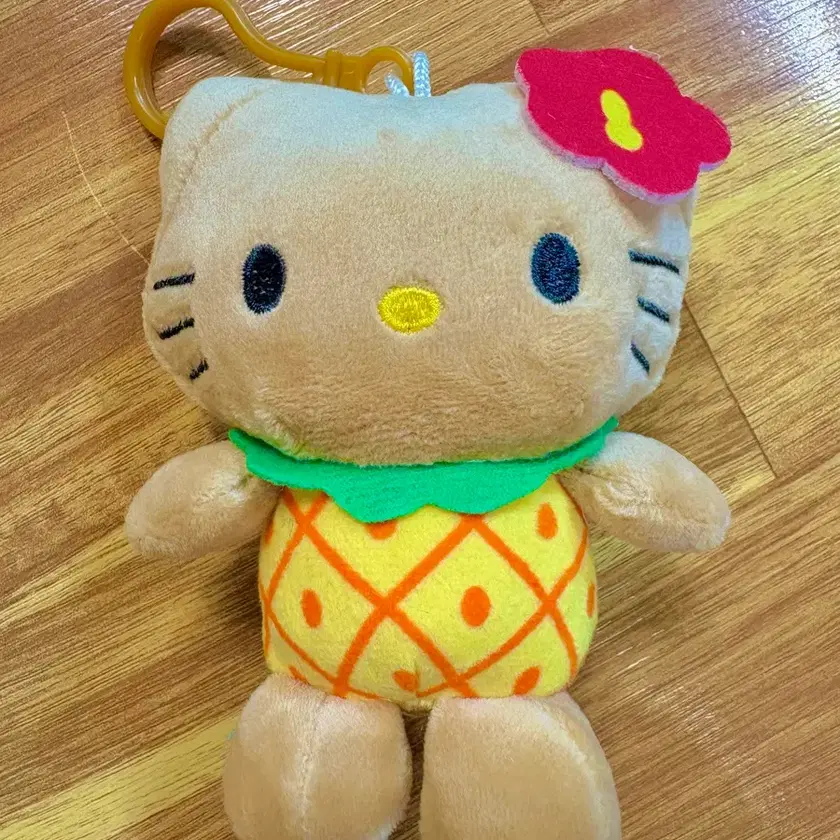 HELLO KITTY | 헬로키티 Hello Kitty Hawaii Tanning Kitty Keyring on Bunjang ...