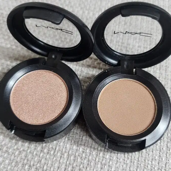 MAC | 맥 (New Product) MAC Wedge / All That Glitters on Bunjang Global Site.
