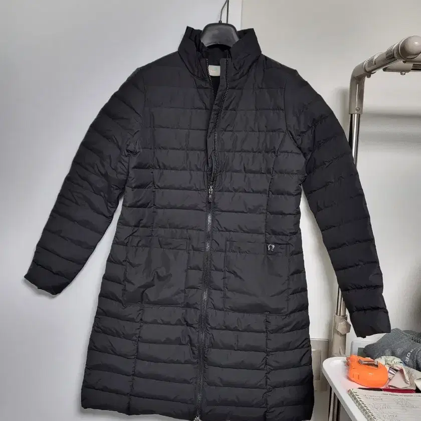 Women's Goose Down Padding Coat Black Size S Excellent Condition on ...