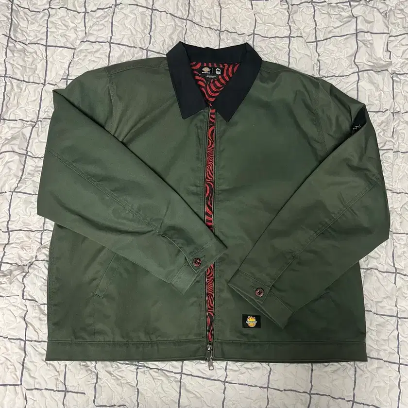 Dickies Spitfire Collab Eisenhower XXL on Bunjang Global Site.