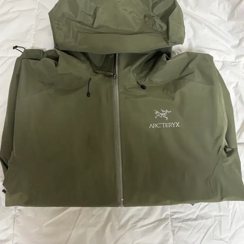 ARC'TERYX | 아크테릭스 Arc'teryx Beta Tatsu on Bunjang Global Site.