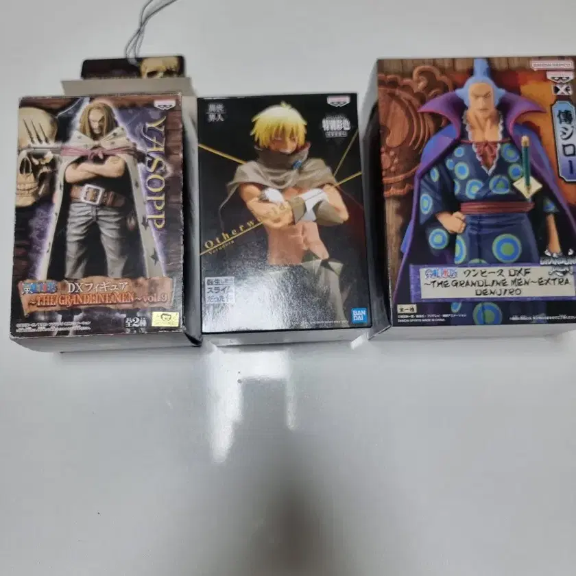 One Piece Figure 3 types bulk sell on Bunjang Global Site.