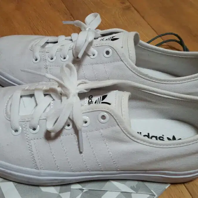 [270] Adidas LIA White on Bunjang Global Site.