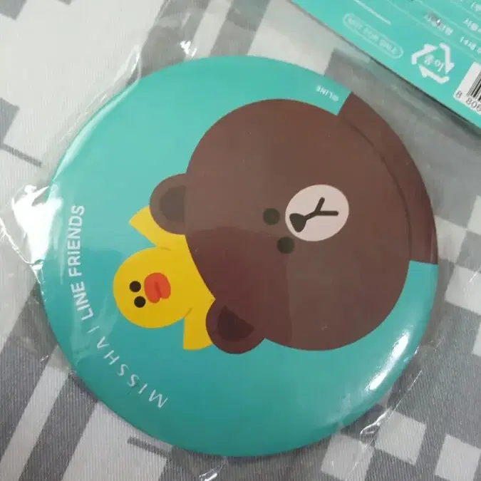 MISSHA Line Collaboration Hand Mirror on Bunjang Global Site.