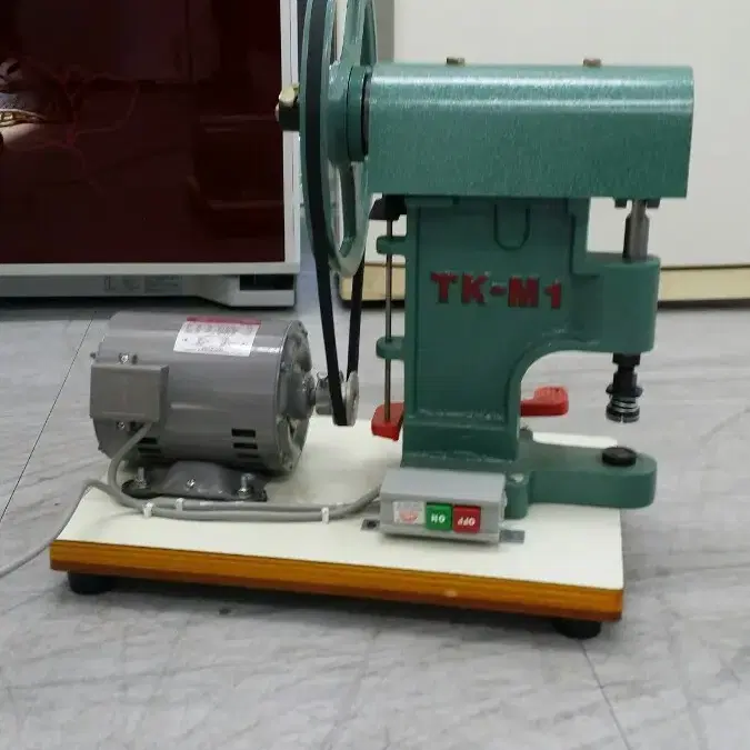 TK-M1 snapper (automatic punching machine)Almost new. on Bunjang Global ...