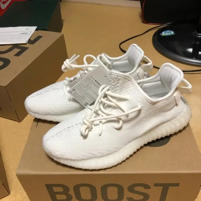 Adidas E.JI Boost Triple White #아디다스이지부스트,#아코탭,#트리플화이트,#260mm on ...